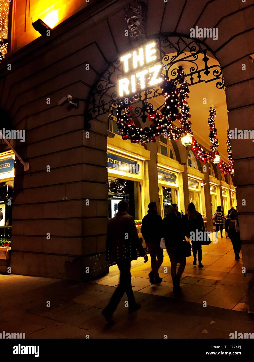 The ritz hotel london christmas hi-res stock photography and images - Alamy