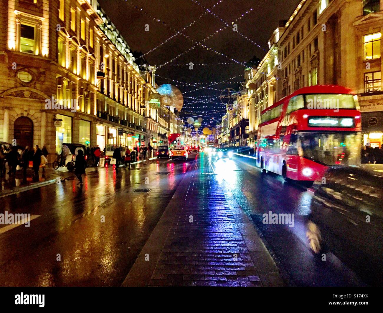 London traffic lights hi-res stock photography and images - Alamy