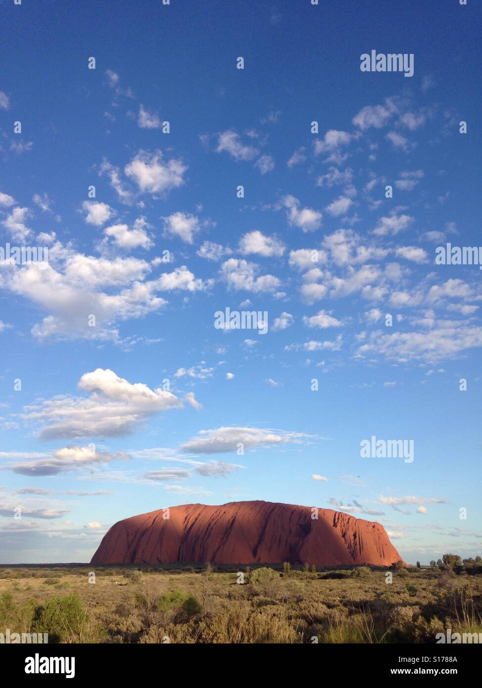 Uluru rock hi-res stock photography and images - Alamy