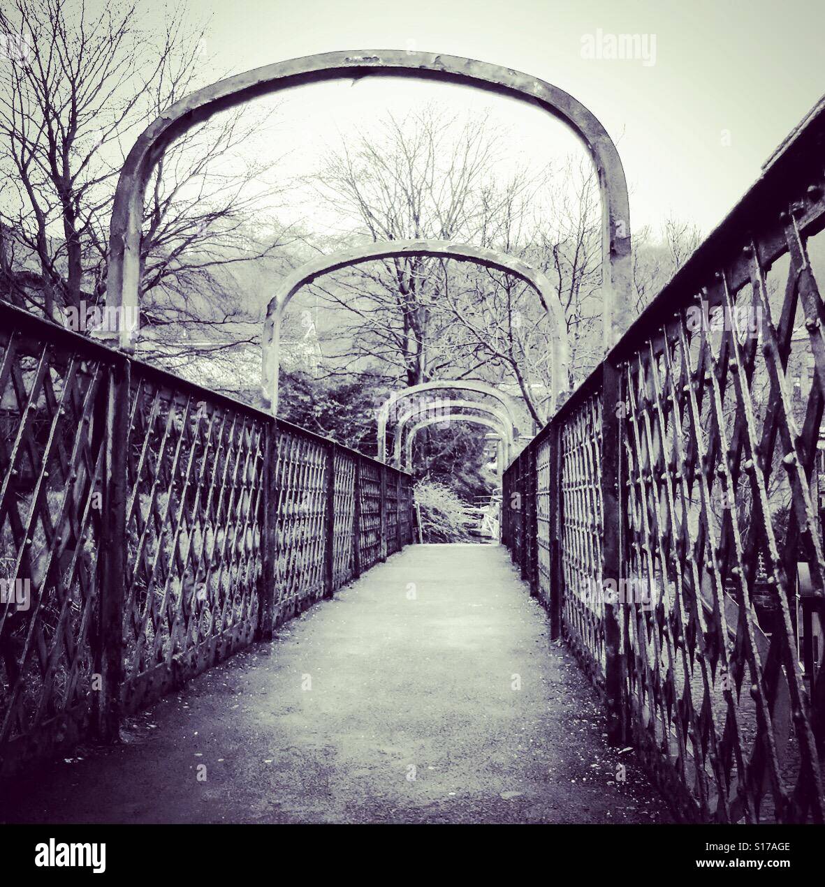 Empty bridge hi-res stock photography and images - Alamy