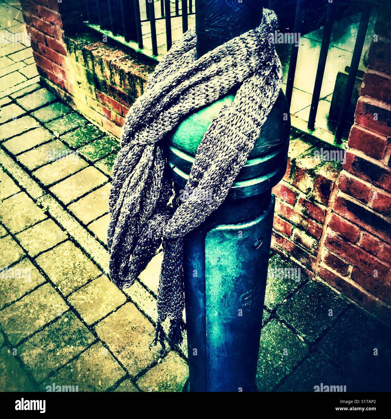 Tied to lamp post hi-res stock photography and images - Alamy