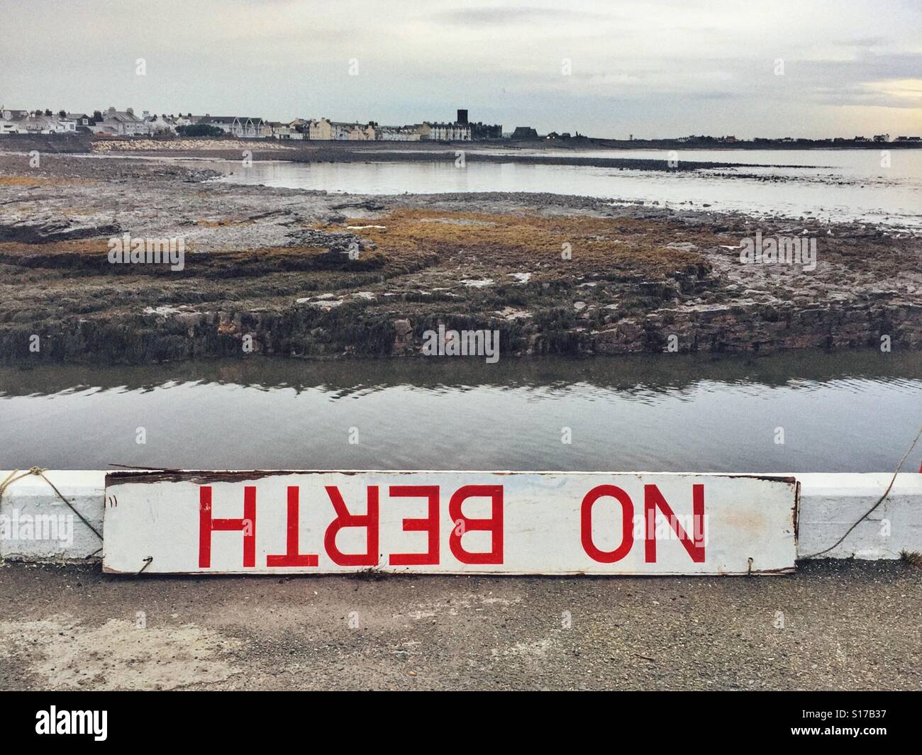 Berth harbour hi-res stock photography and images - Alamy