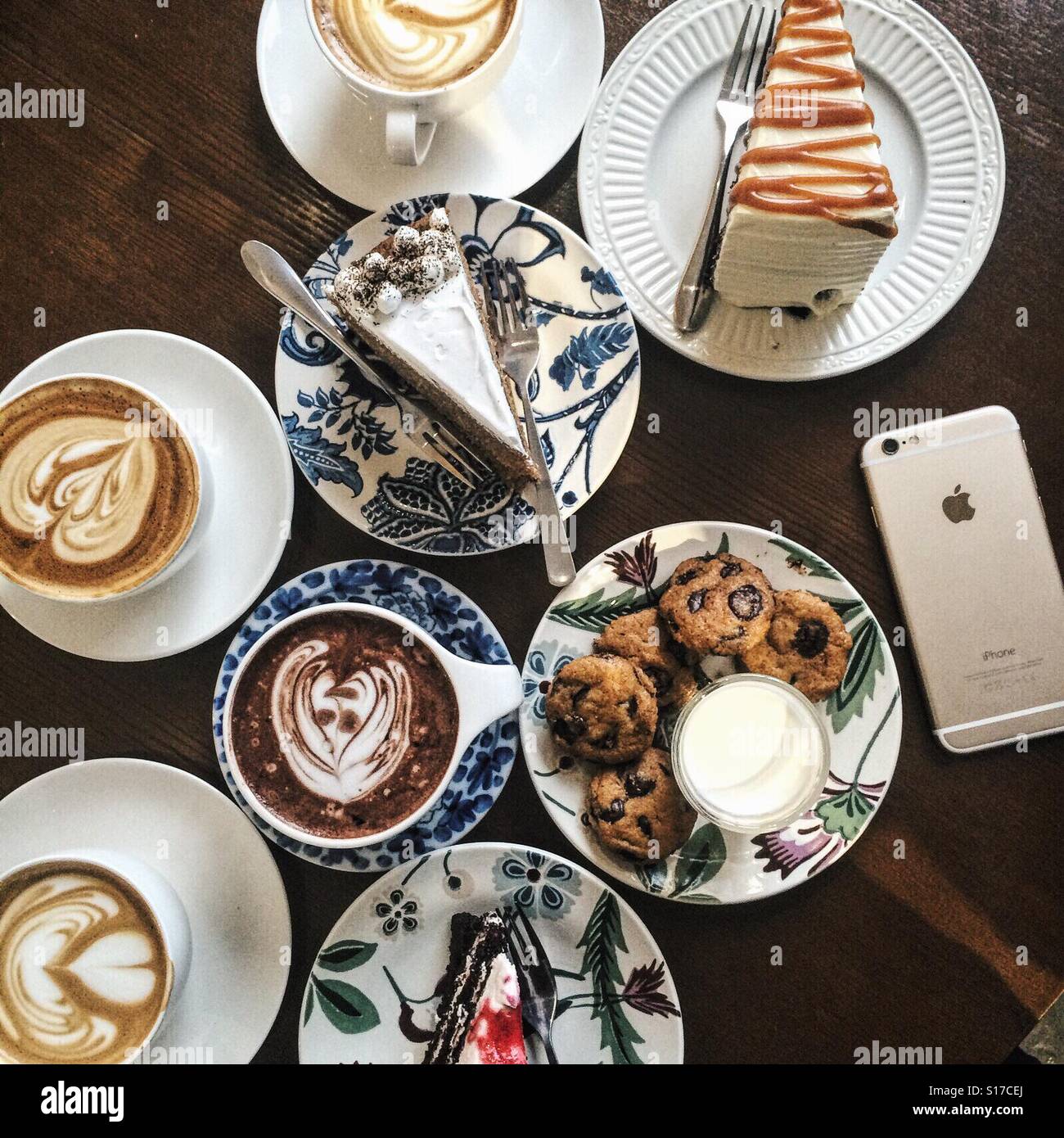 Tea coffee time hi-res stock photography and images - Alamy
