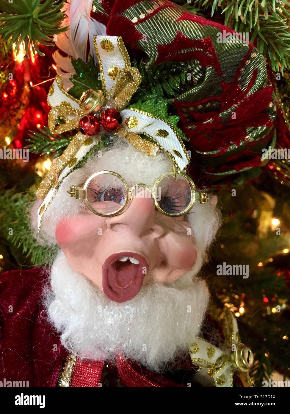 Santas elves hi-res stock photography and images - Alamy