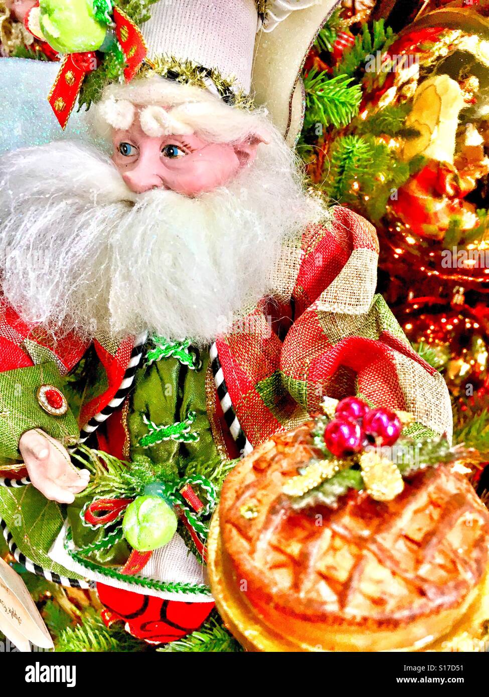 Elf and cake hi-res stock photography and images - Alamy