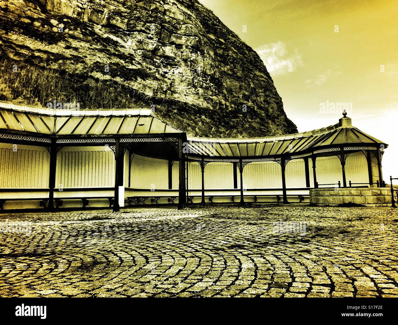 Victorian metal glass roof hi-res stock photography and images - Alamy