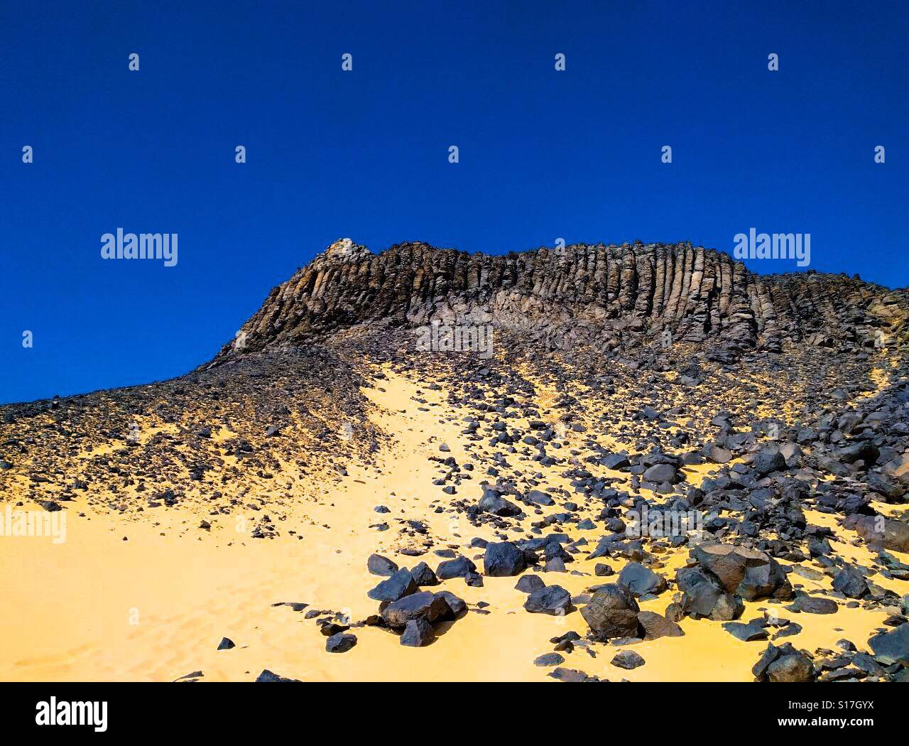 Black desert hi-res stock photography and images - Alamy