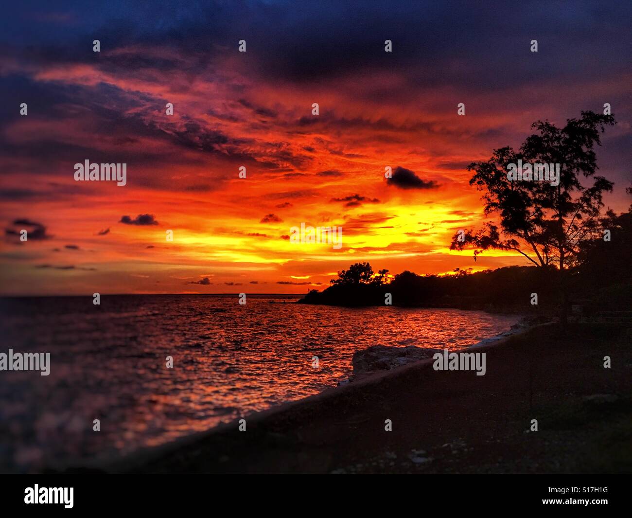East Point Beach Darwin High Resolution Stock Photography and Images ...