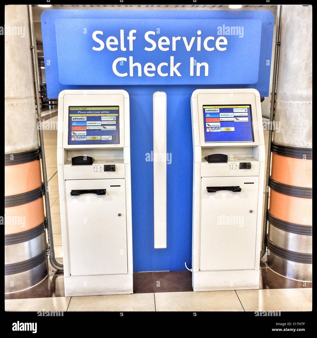 Self service check in at Cape Town International Airport Stock Photo ...