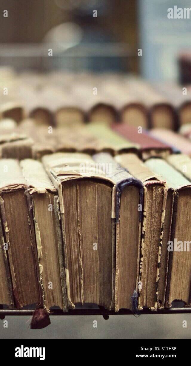 Arranged manner hi-res stock photography and images - Alamy