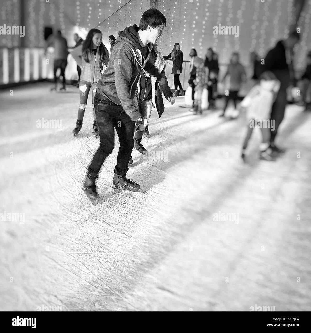 Speed Skating Black and White Stock Photos & Images - Alamy