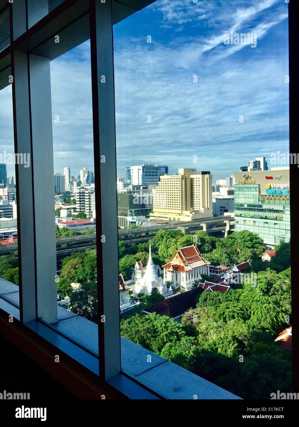 Bangkoks skyline hi-res stock photography and images - Alamy