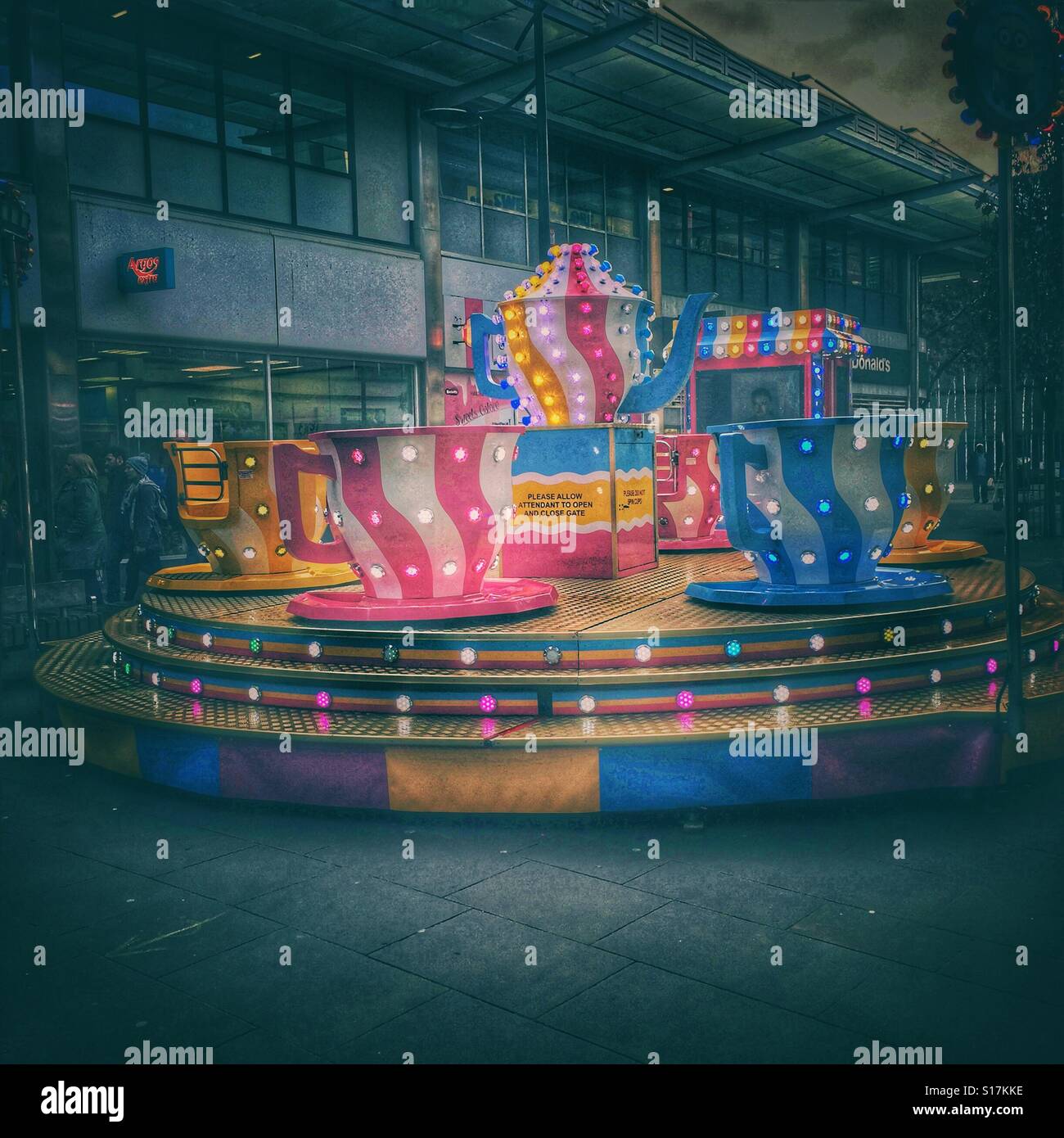 Spinning Tea Cup High Resolution Stock Photography and Images - Alamy