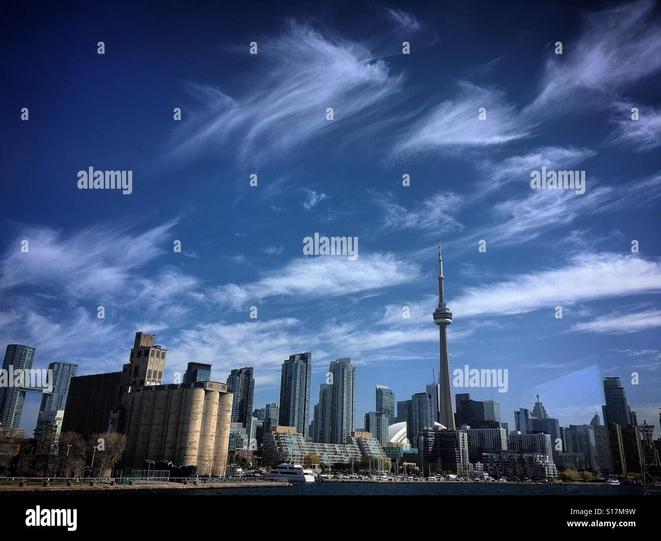 Toronto canada skyline hi-res stock photography and images - Alamy