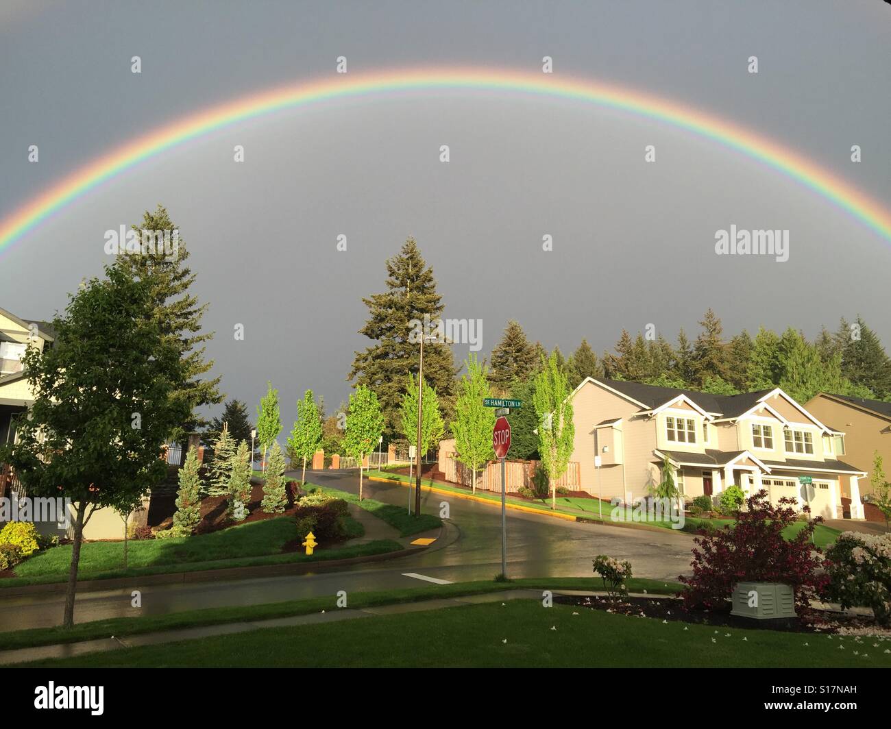 Perfect rainbow hi-res stock photography and images - Alamy
