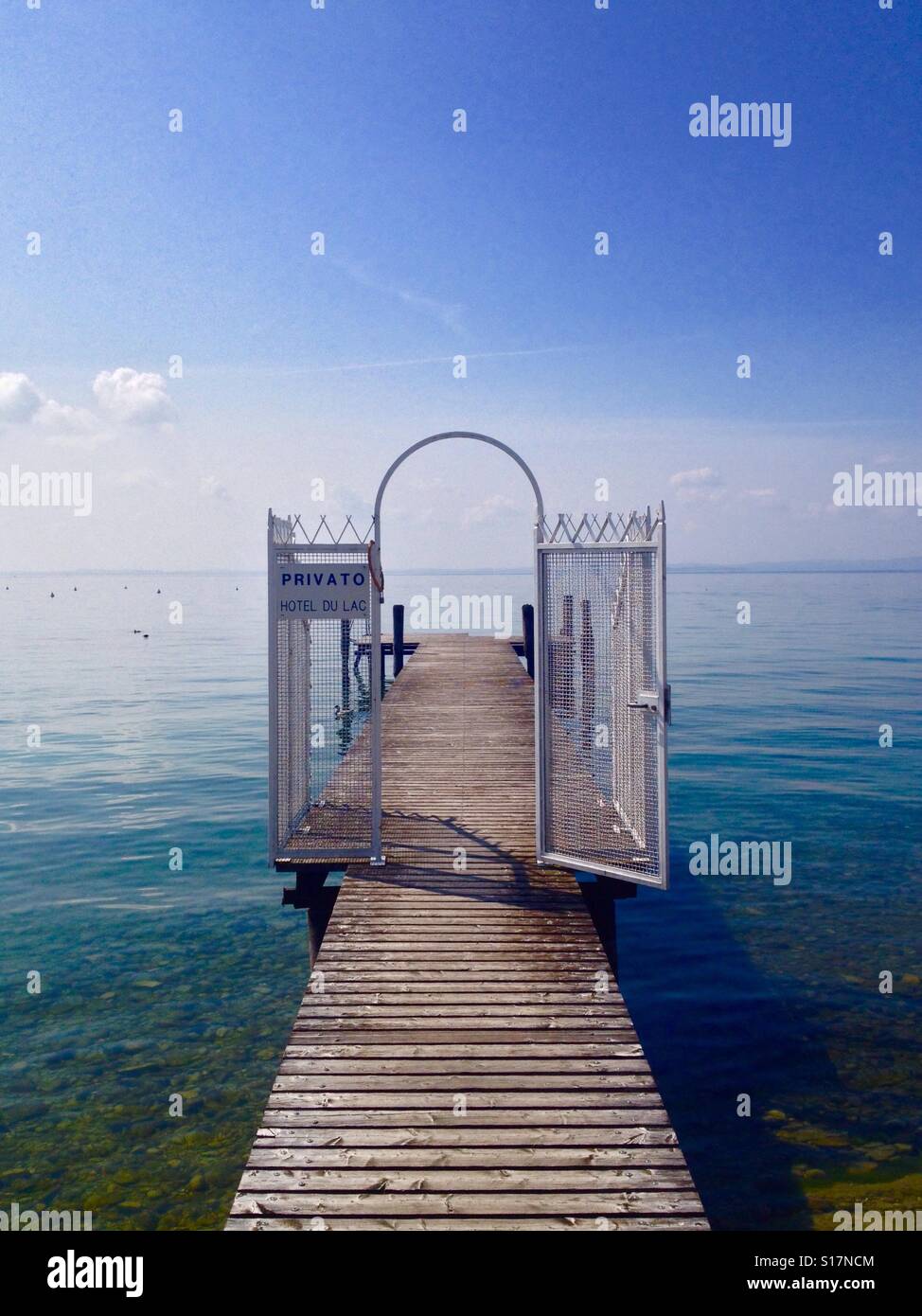 The gate of the lake Stock Photo - Alamy