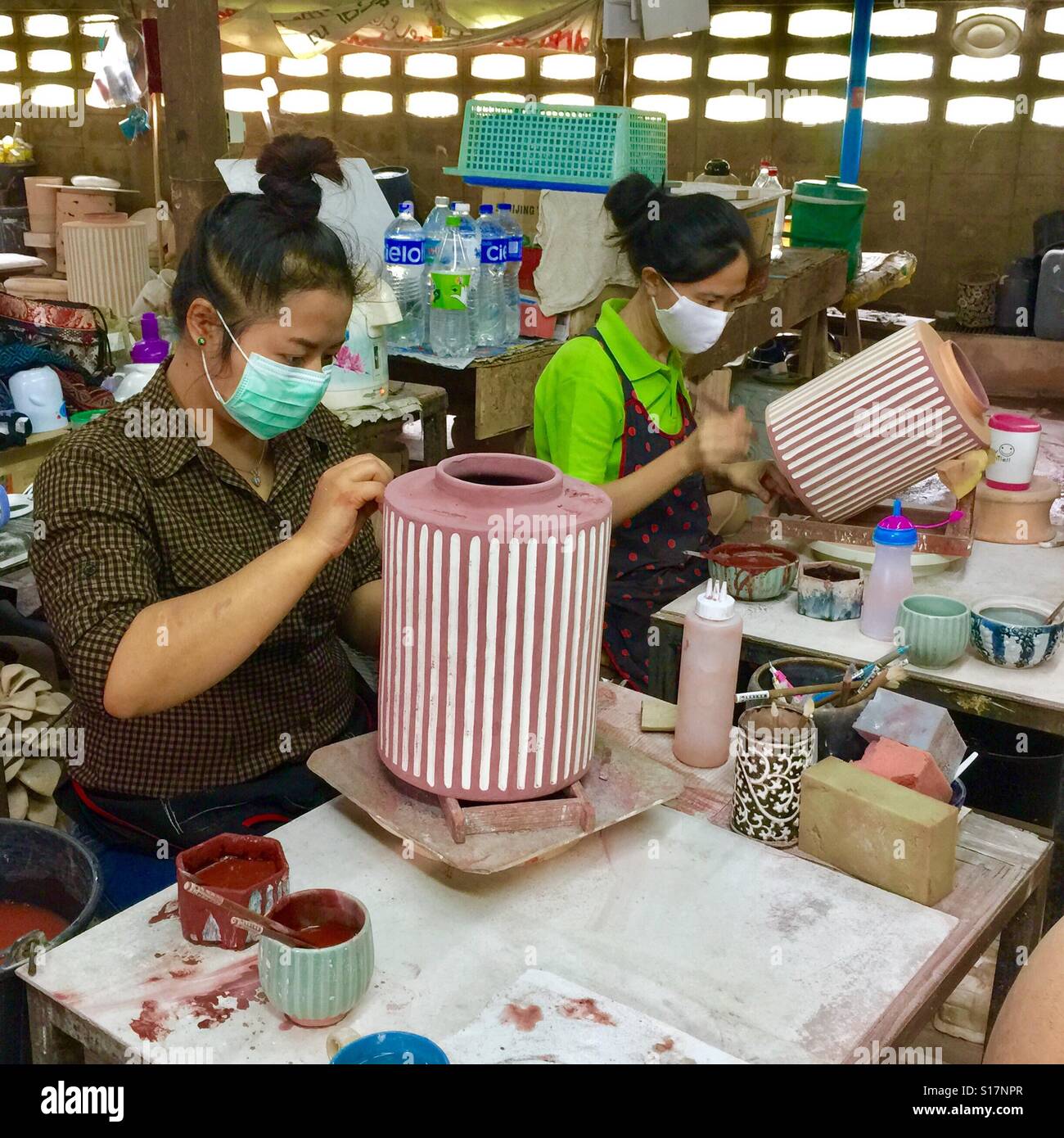 Artisans work hi-res stock photography and images - Alamy