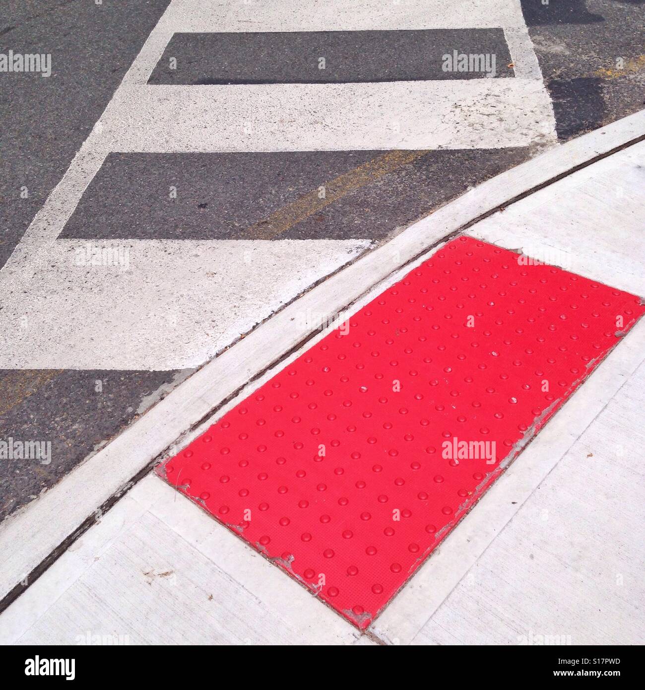 Handicap walkway hi-res stock photography and images - Alamy