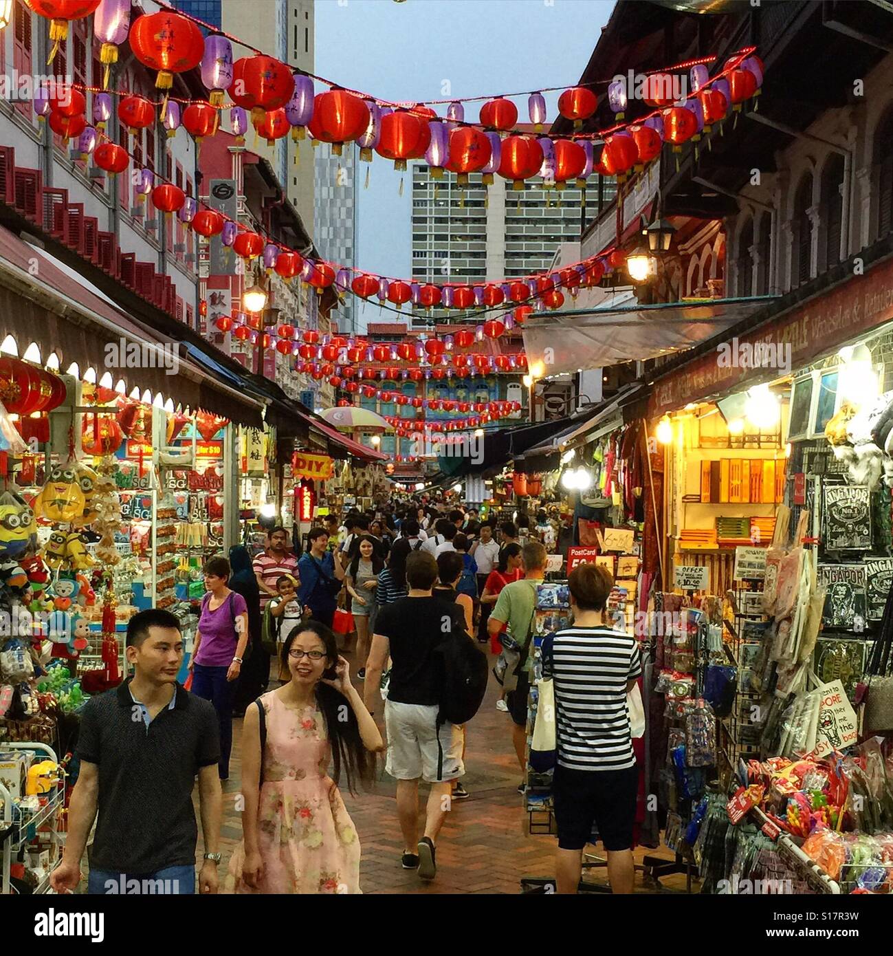 Lanterns in shop chinatown singapore hi-res stock photography and ...