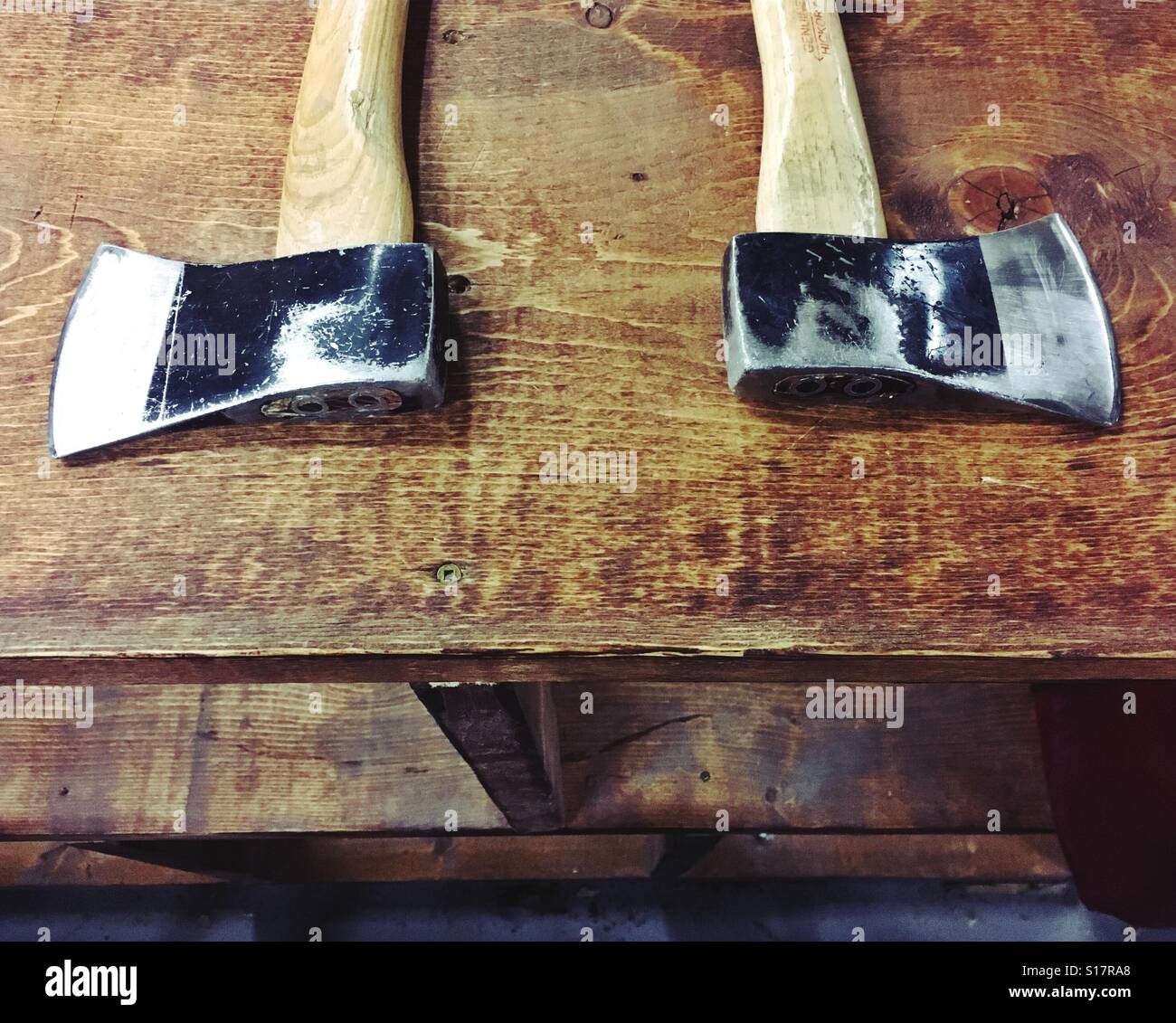 Axes hi-res stock photography and images - Alamy