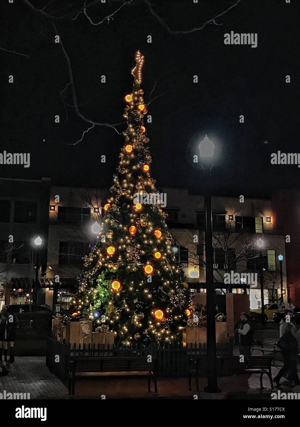 Orange christmas tree lights hi-res stock photography and images - Alamy