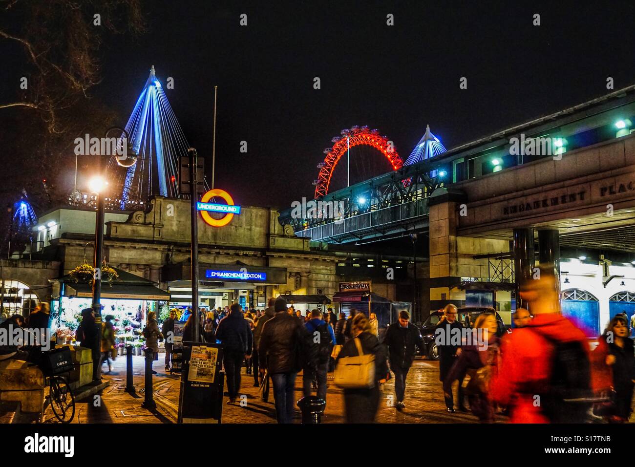 London commute hi-res stock photography and images - Alamy