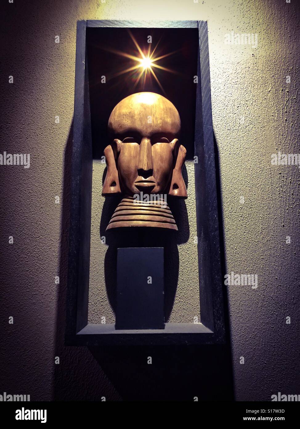 African deity hi-res stock photography and images - Alamy