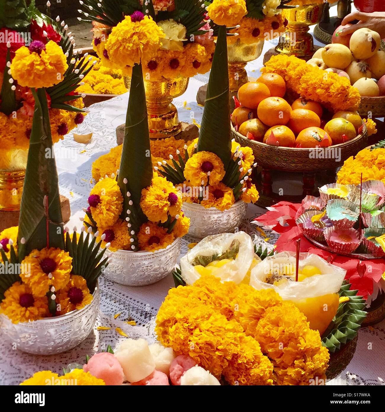 Offerings in a temple hi-res stock photography and images - Alamy