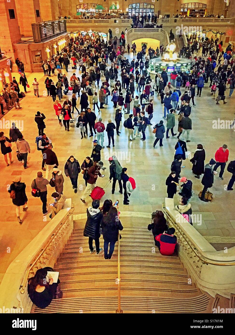 Huge crowds on the staircase the grand concourse Grand Central terminal ...