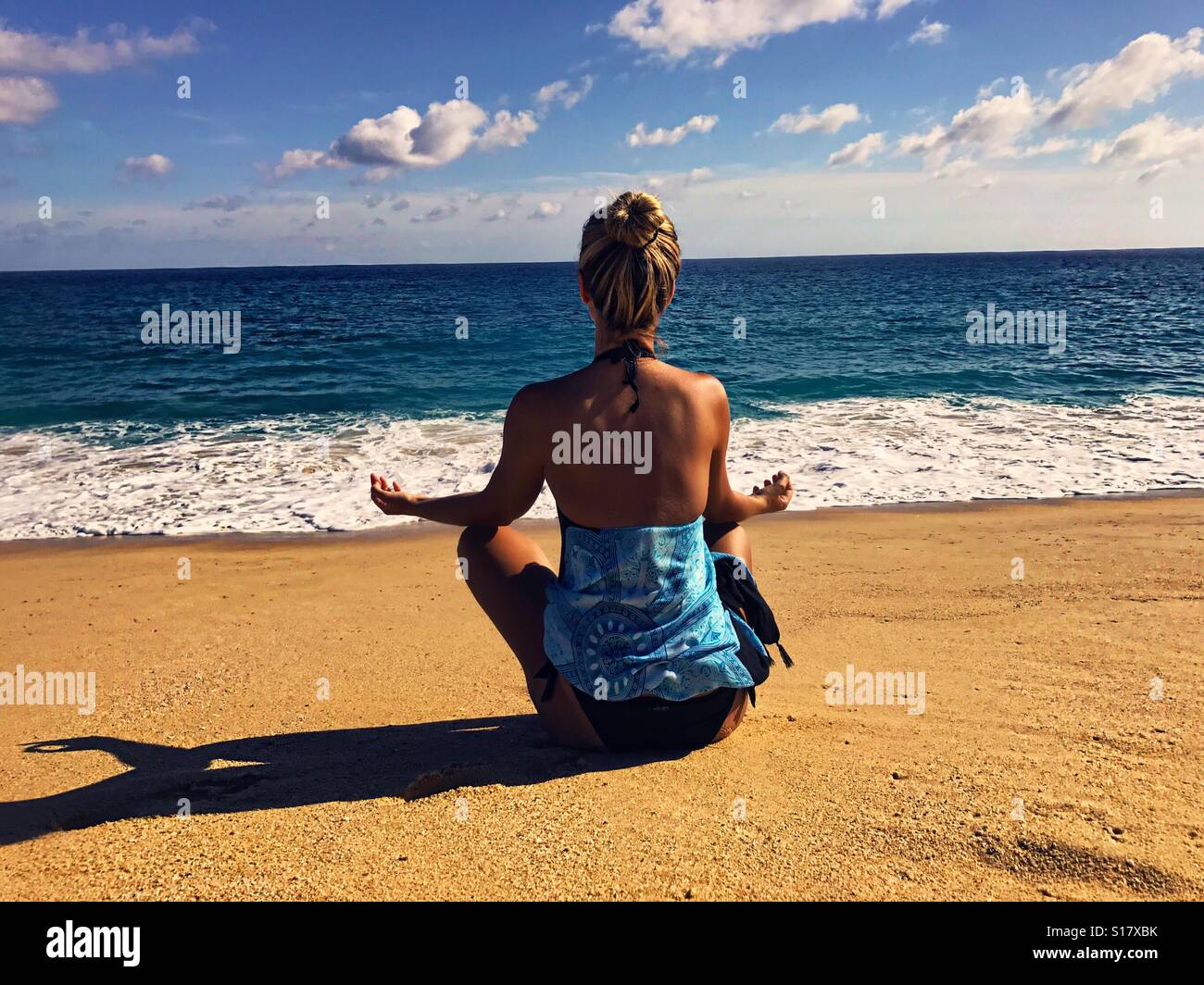 Meditation at the beach hi-res stock photography and images - Alamy