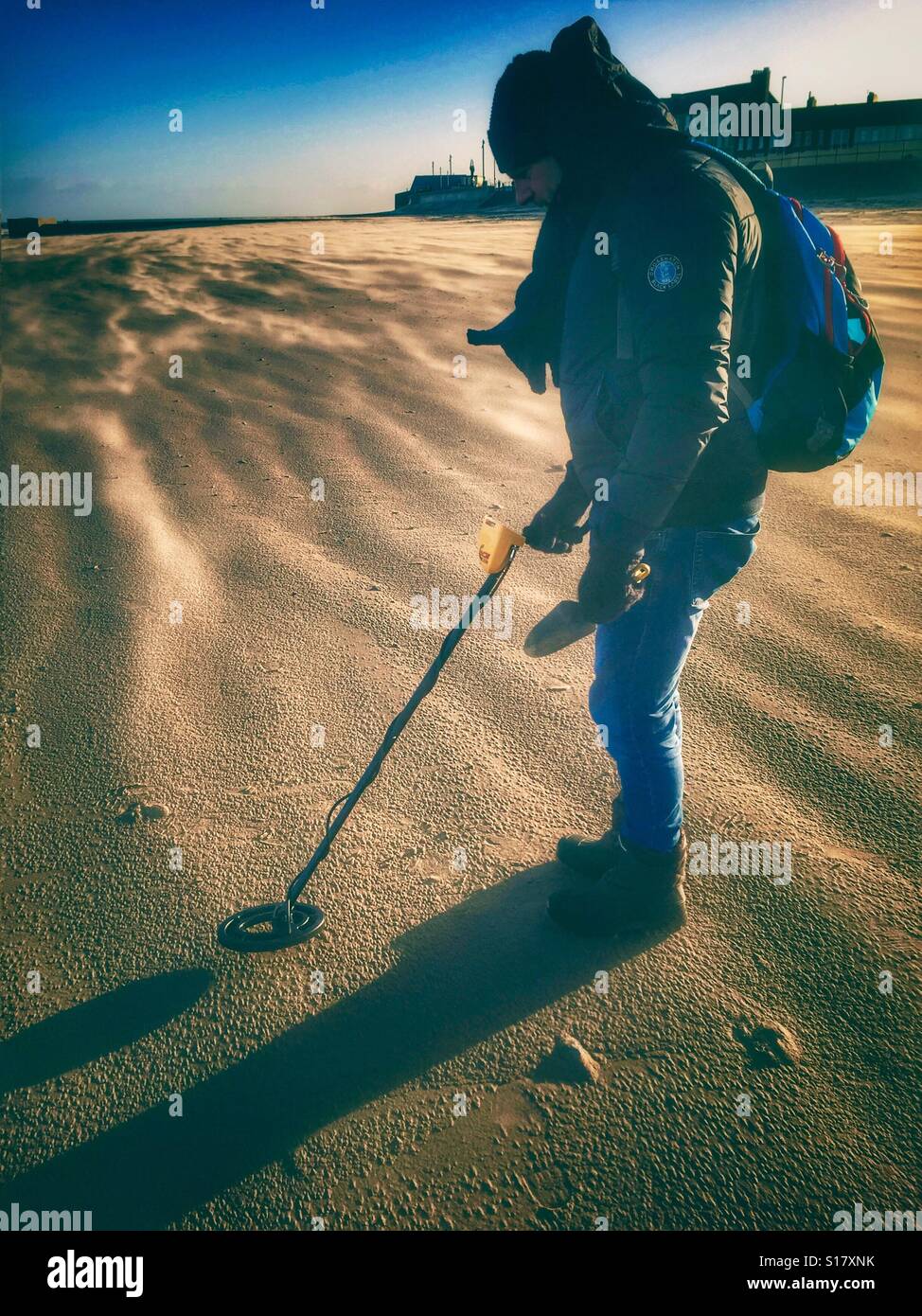 Using metal detectors hi-res stock photography and images - Alamy