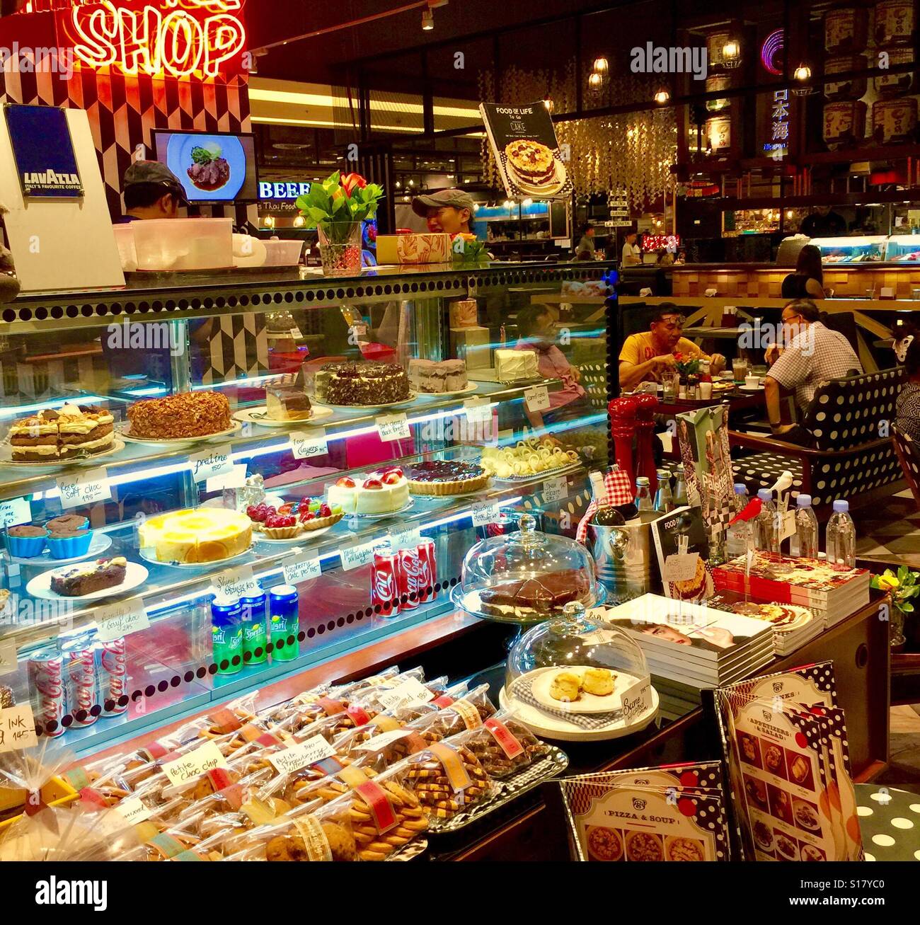 Pastry in display hi-res stock photography and images - Alamy