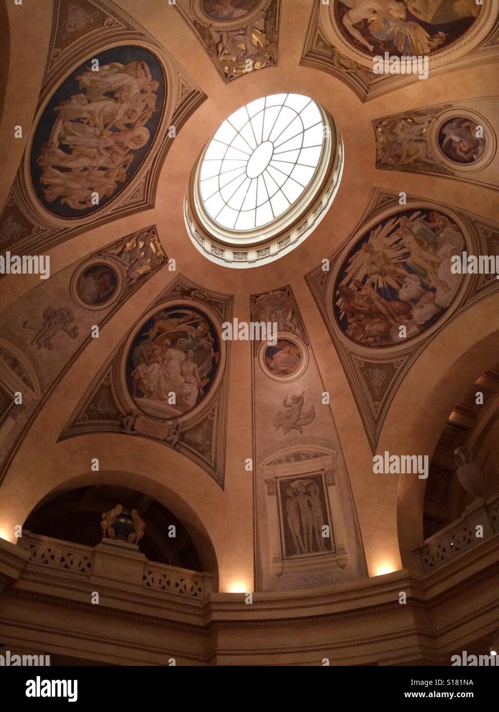 Gothic dome hi-res stock photography and images - Alamy