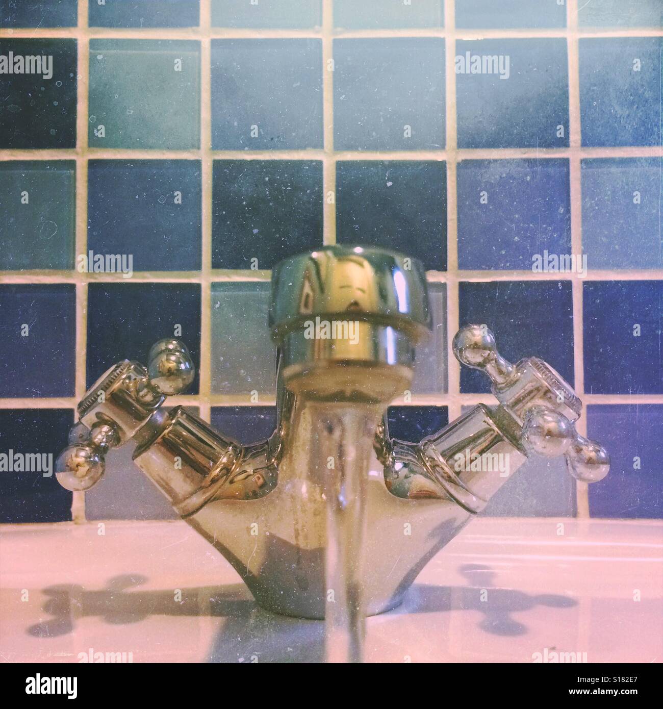 Wash tiles hi-res stock photography and images - Alamy