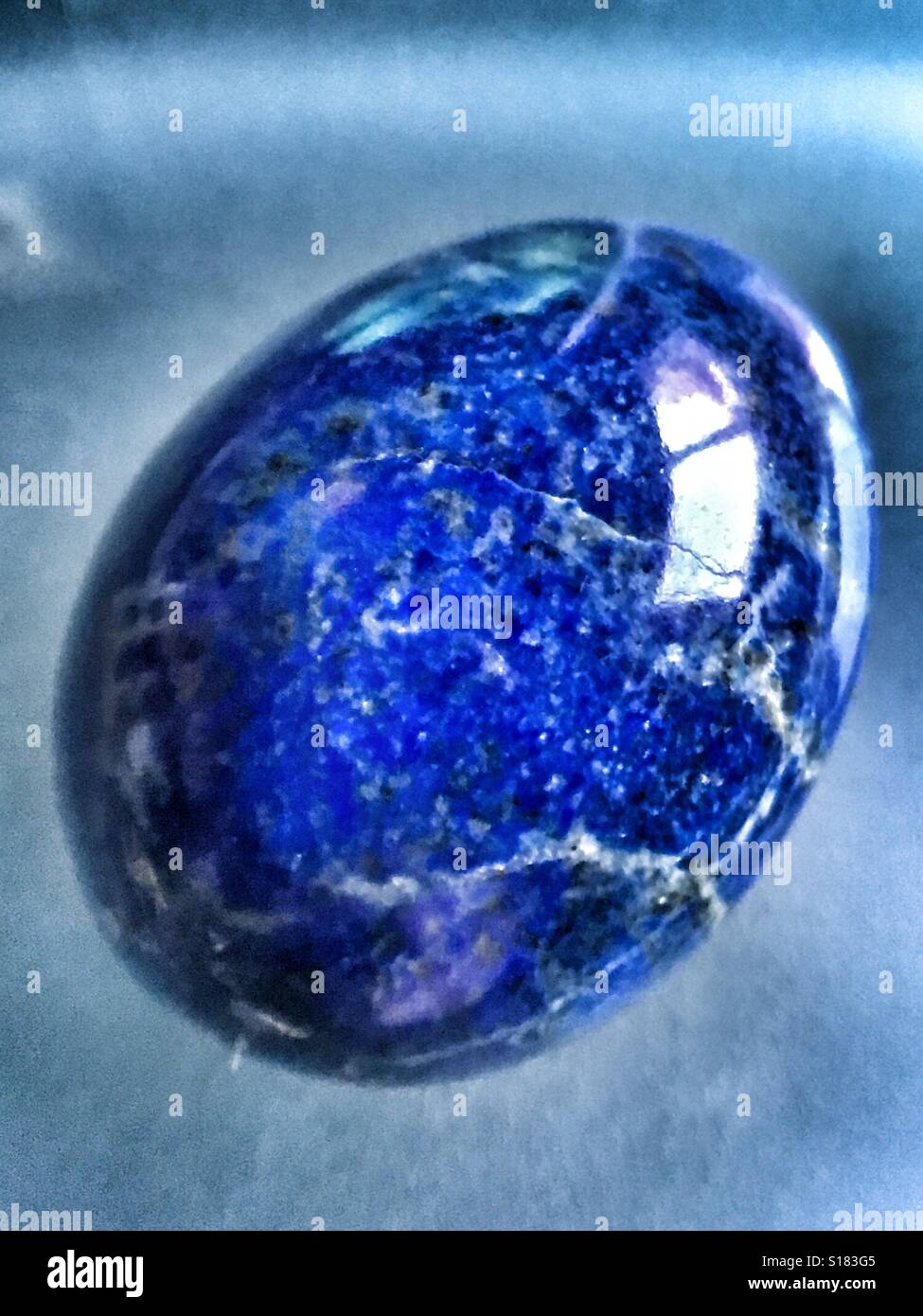 Egg shaped rock hi-res stock photography and images - Alamy