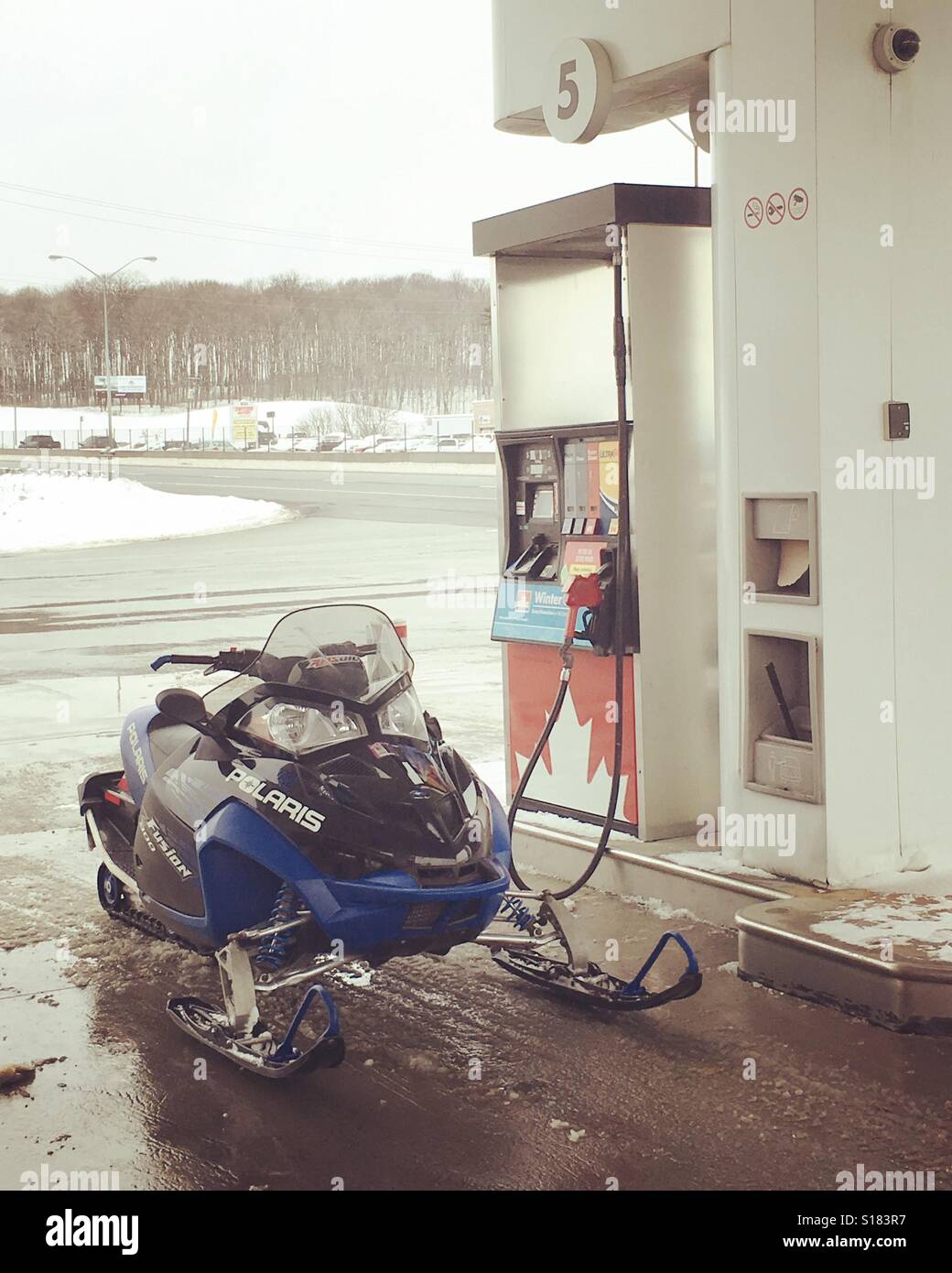 Canadian petrol station hi-res stock photography and images - Alamy