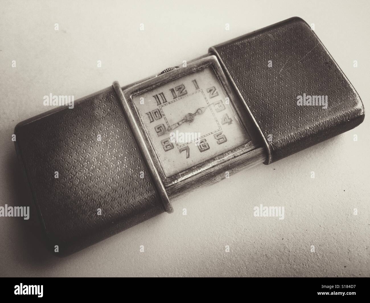 Antique silver pocket watch hi-res stock photography and images - Alamy