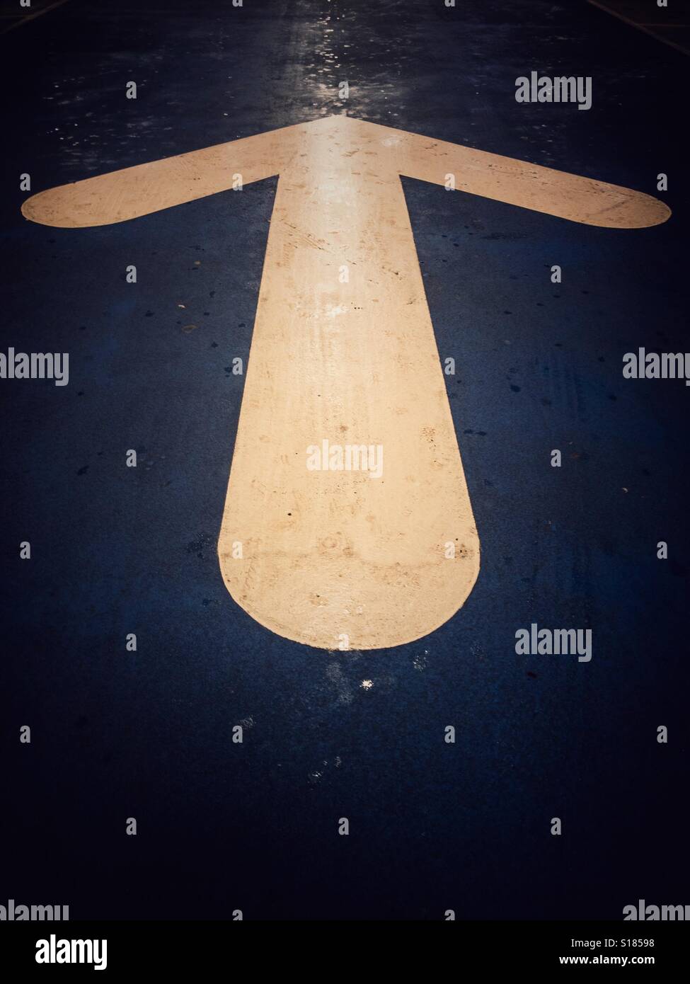 At forward point hi-res stock photography and images - Alamy