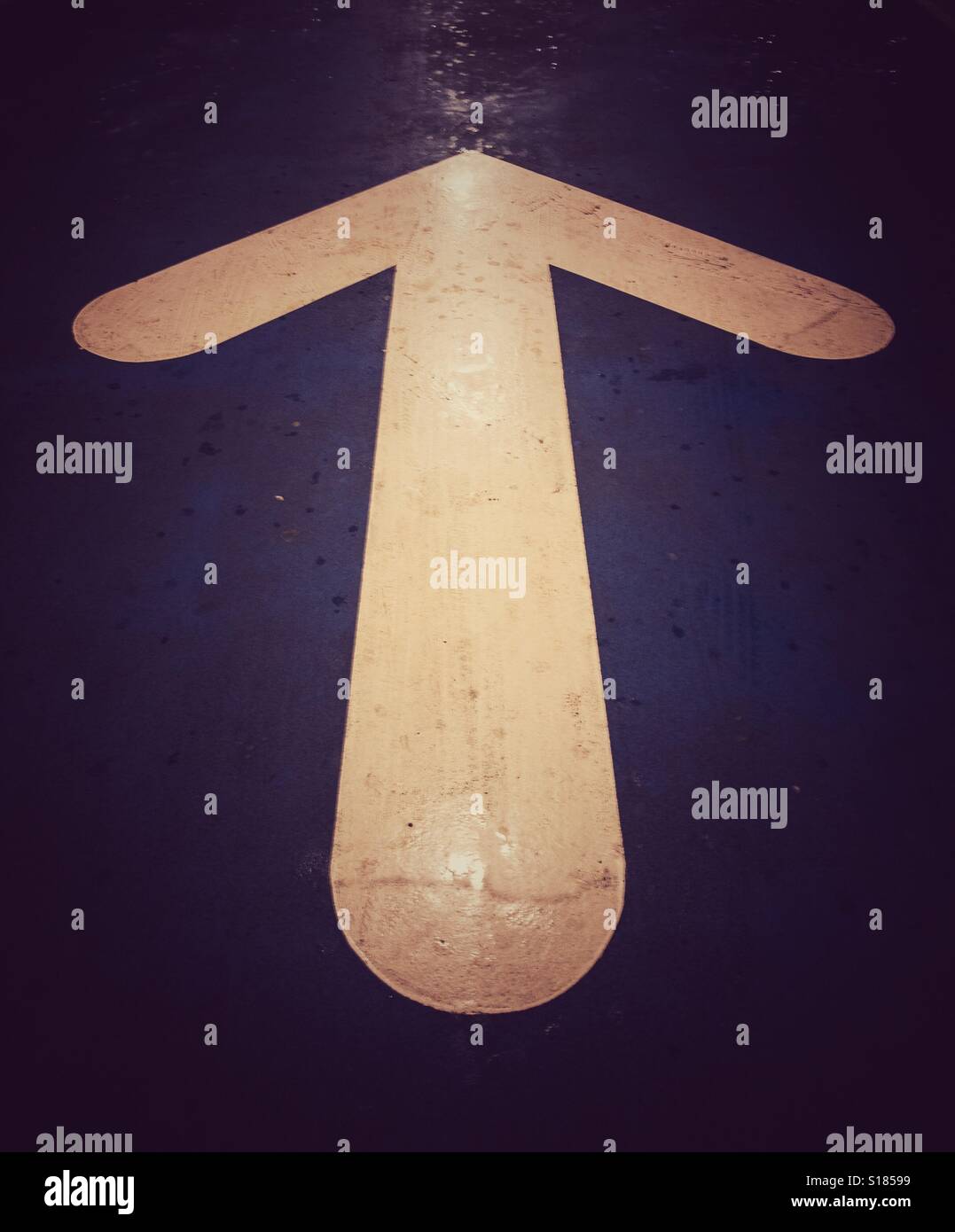 At forward point hi-res stock photography and images - Alamy