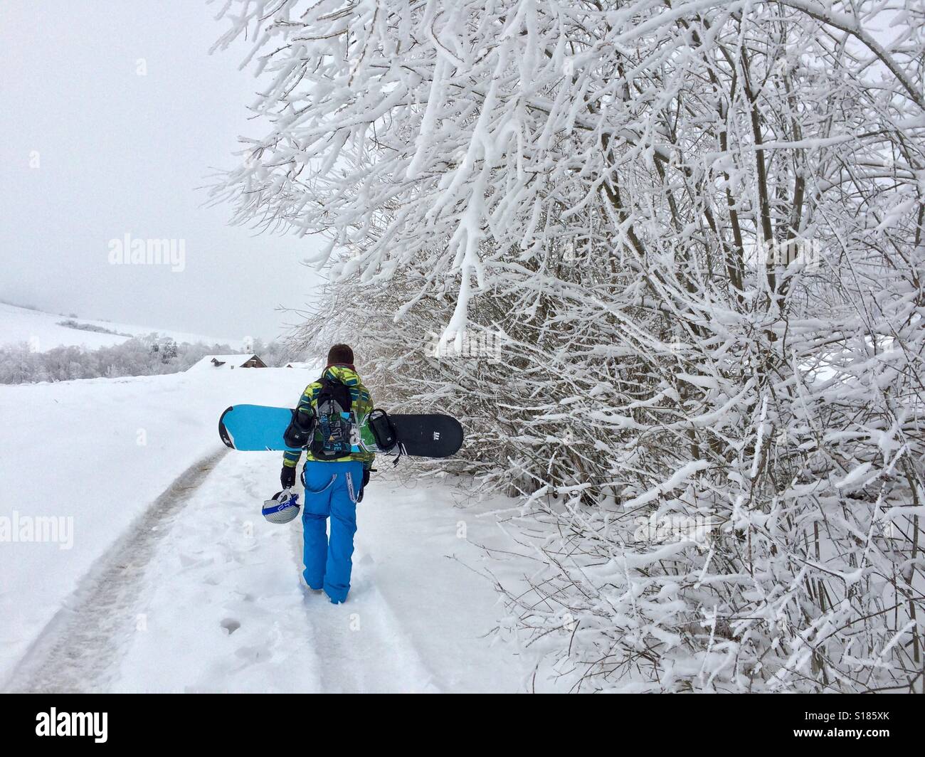Boy snowboard hi-res stock photography and images - Alamy