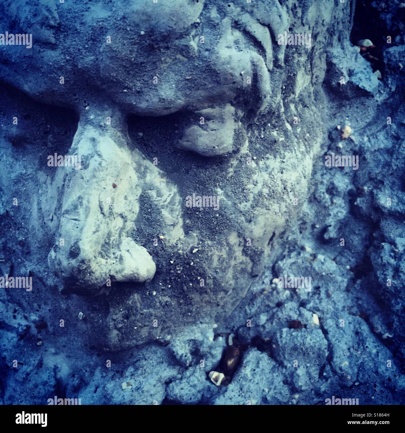 Stone face head hi-res stock photography and images - Alamy