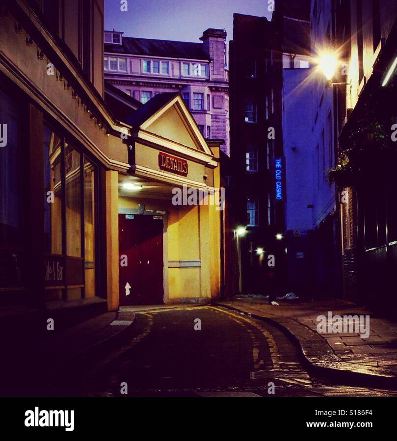 Backstreet alley hi-res stock photography and images - Alamy