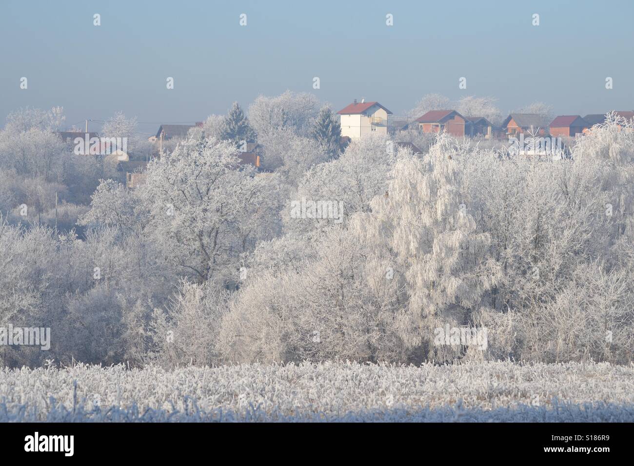 Frozen village hi-res stock photography and images - Alamy
