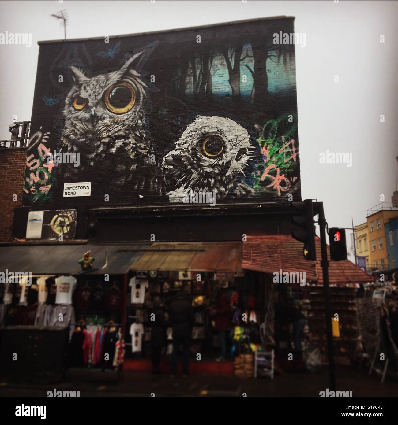 Camden graffiti hi-res stock photography and images - Alamy