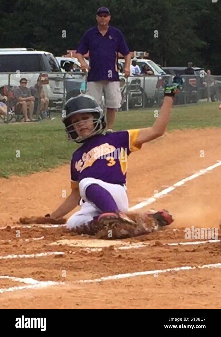 Sliding into home plate hi-res stock photography and images - Alamy