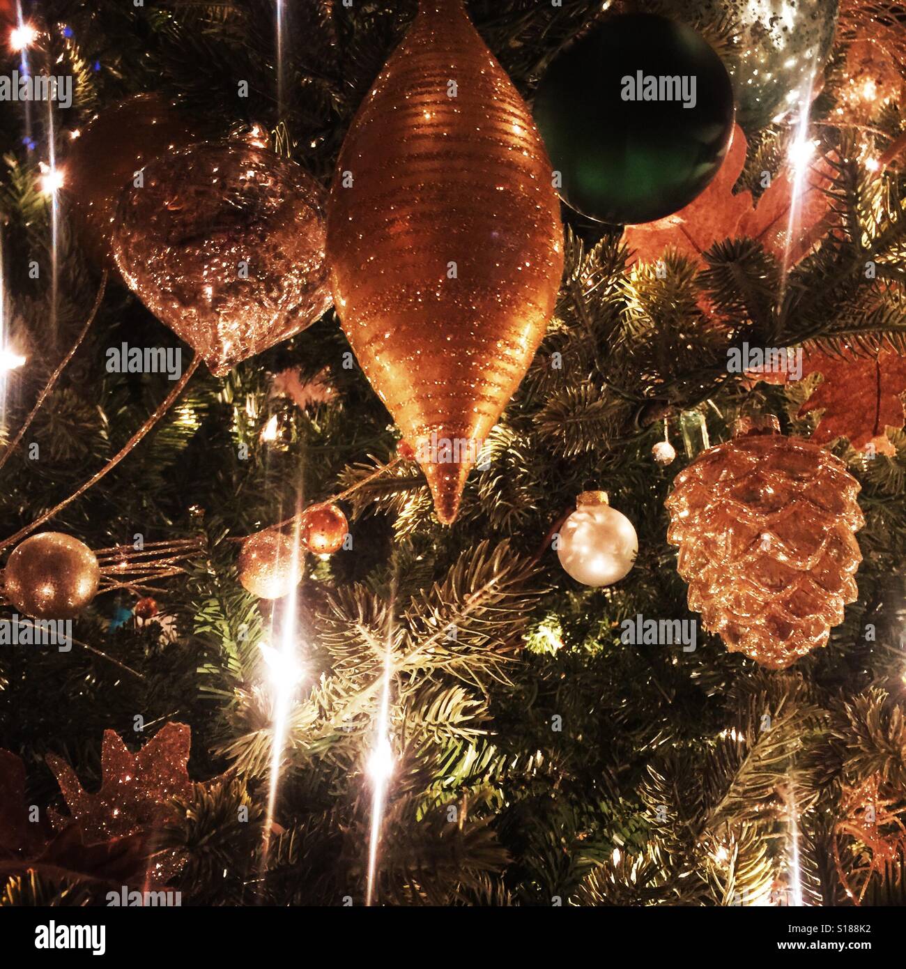 Gold colored decorations hi-res stock photography and images - Alamy