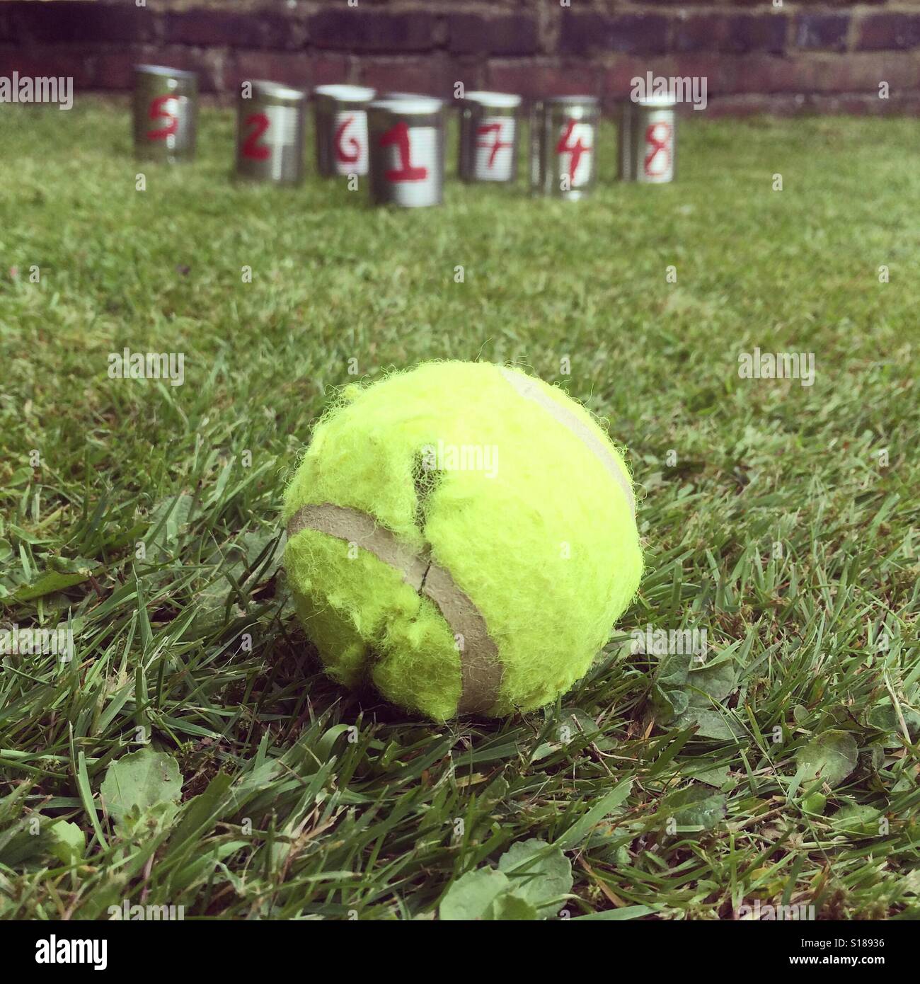 Tennis ball tin hi-res stock photography and images - Alamy