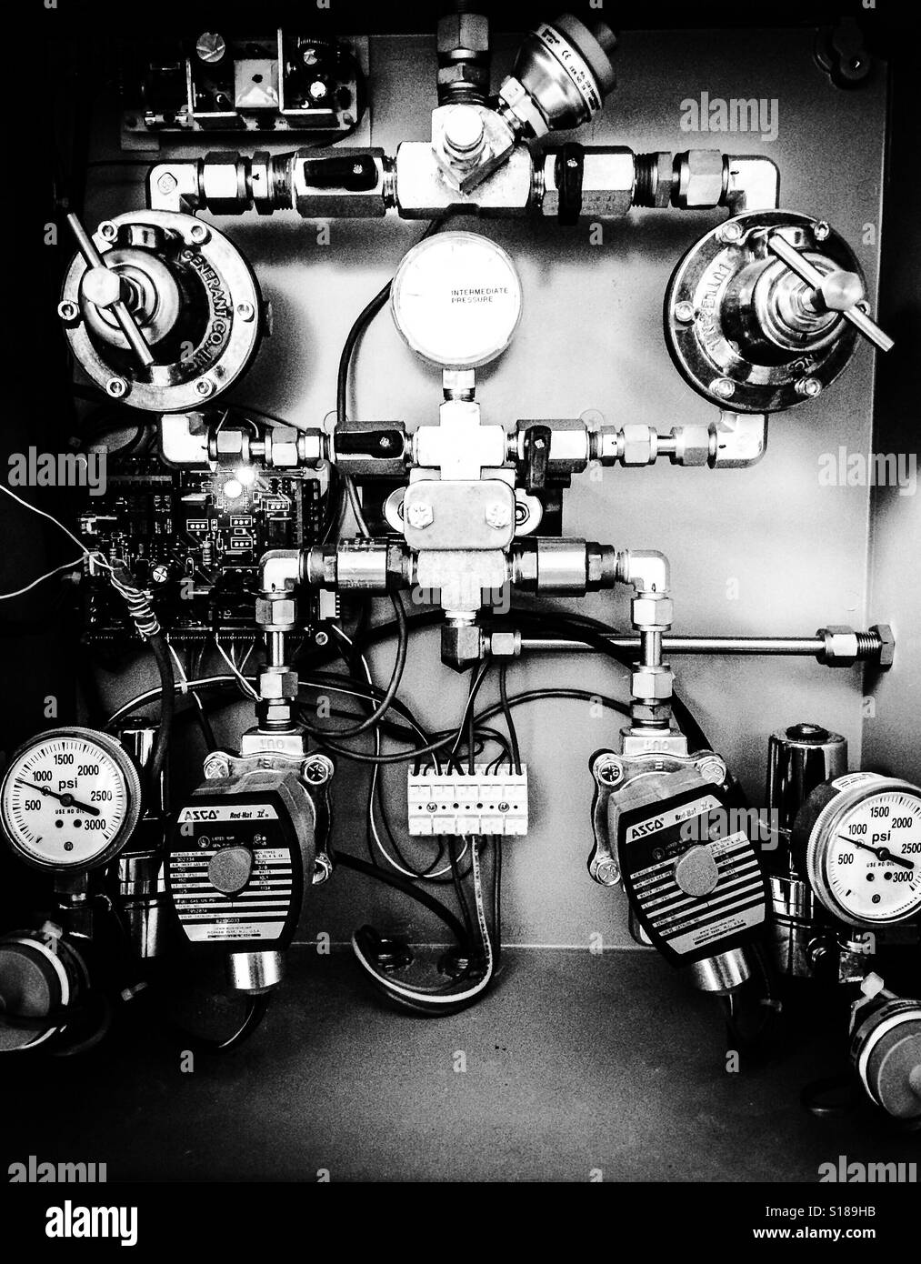 Industrial gauges hi-res stock photography and images - Alamy