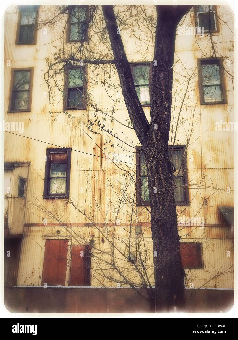 Ramshackle building hi-res stock photography and images - Alamy