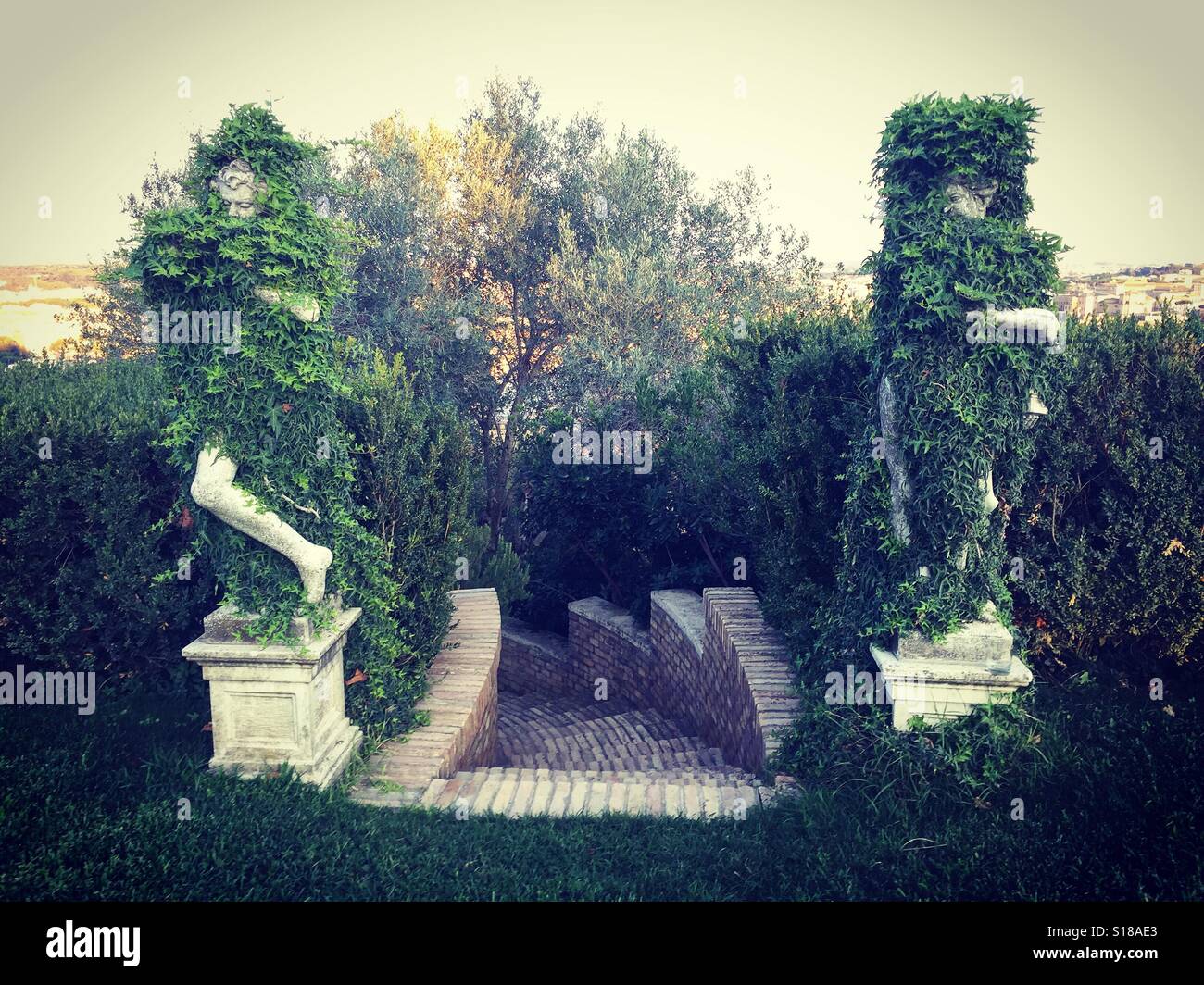 Statues In Rome High Resolution Stock Photography and Images - Alamy